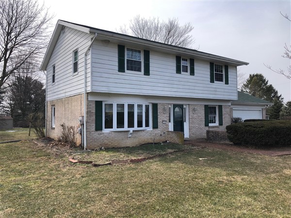 4 Bedroom Manheim Home on Large Corner Lot with View - Hess Auction Group