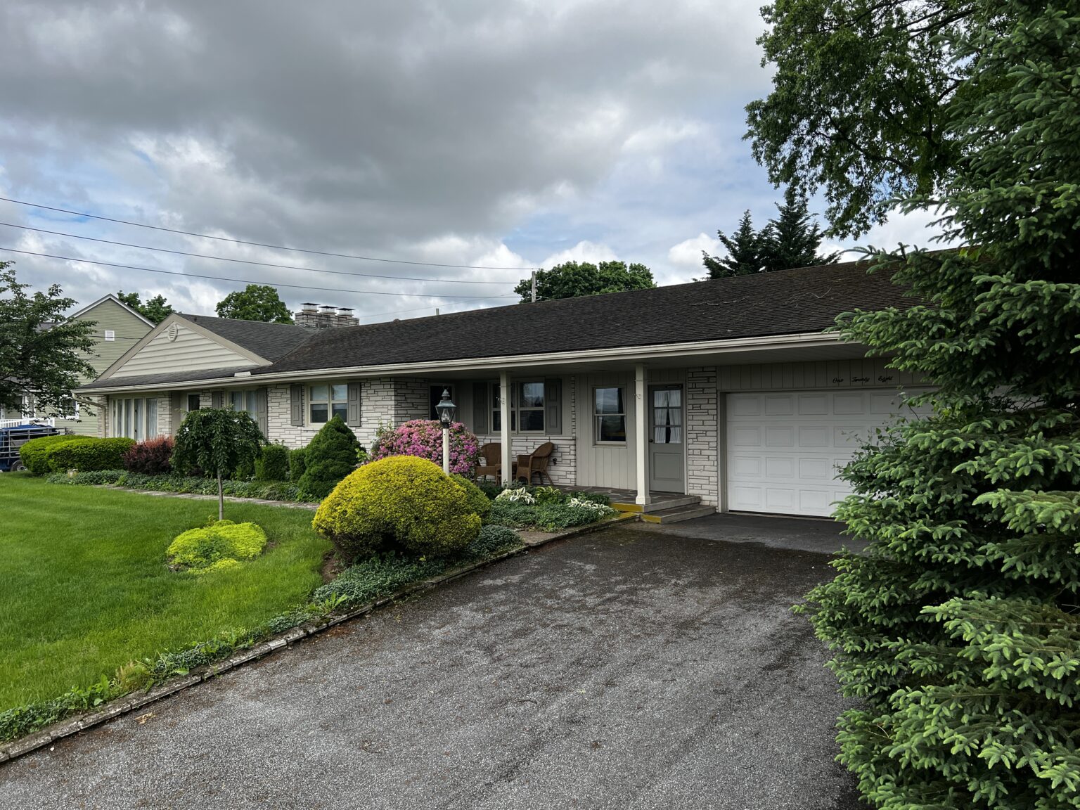 WELL-MAINTAINED 3 BEDROOM RANCH HOUSE - Hess Auction Group