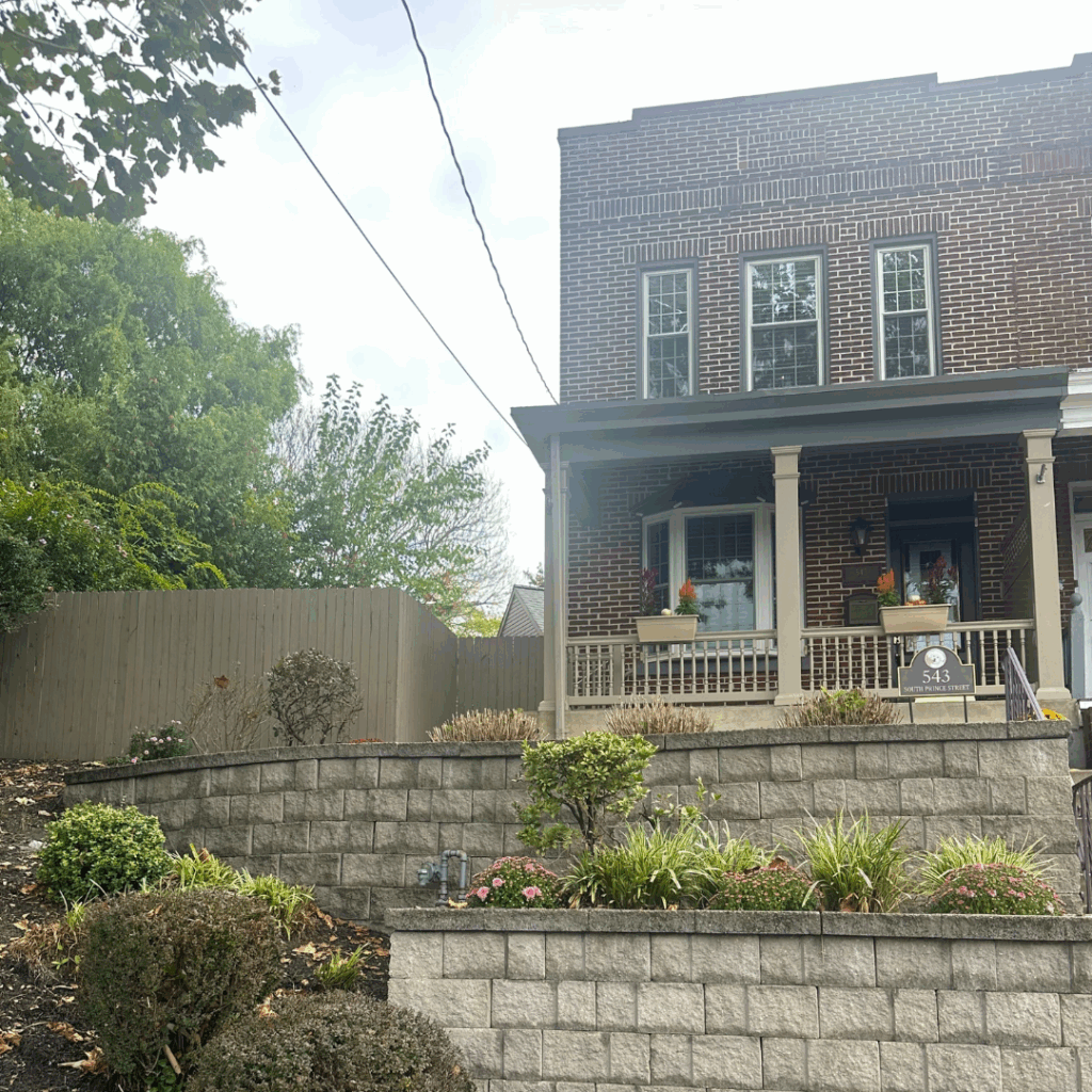 LANCASTER CITY BRICK TOWNHOME - Hess Auction Group